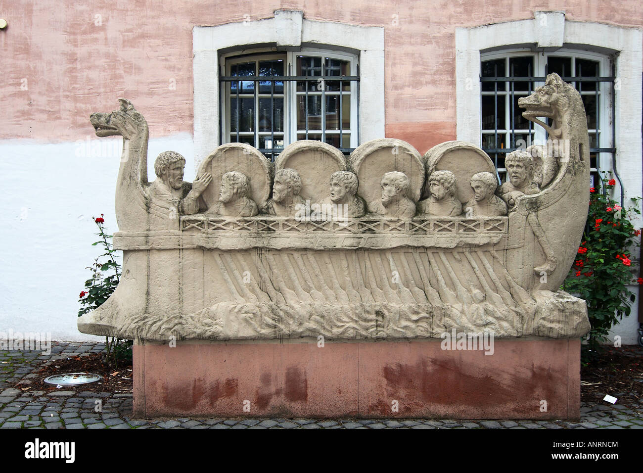 Roman rowing boat hi-res stock photography and images - Alamy