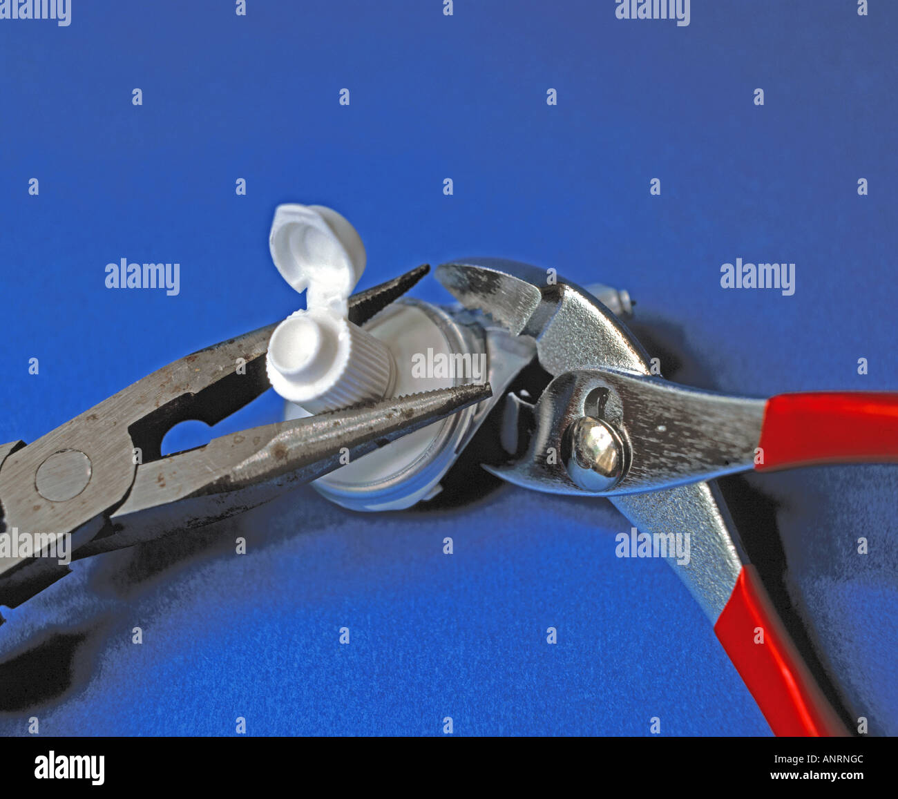 Toothpaste tube cut out hi-res stock photography and images - Alamy