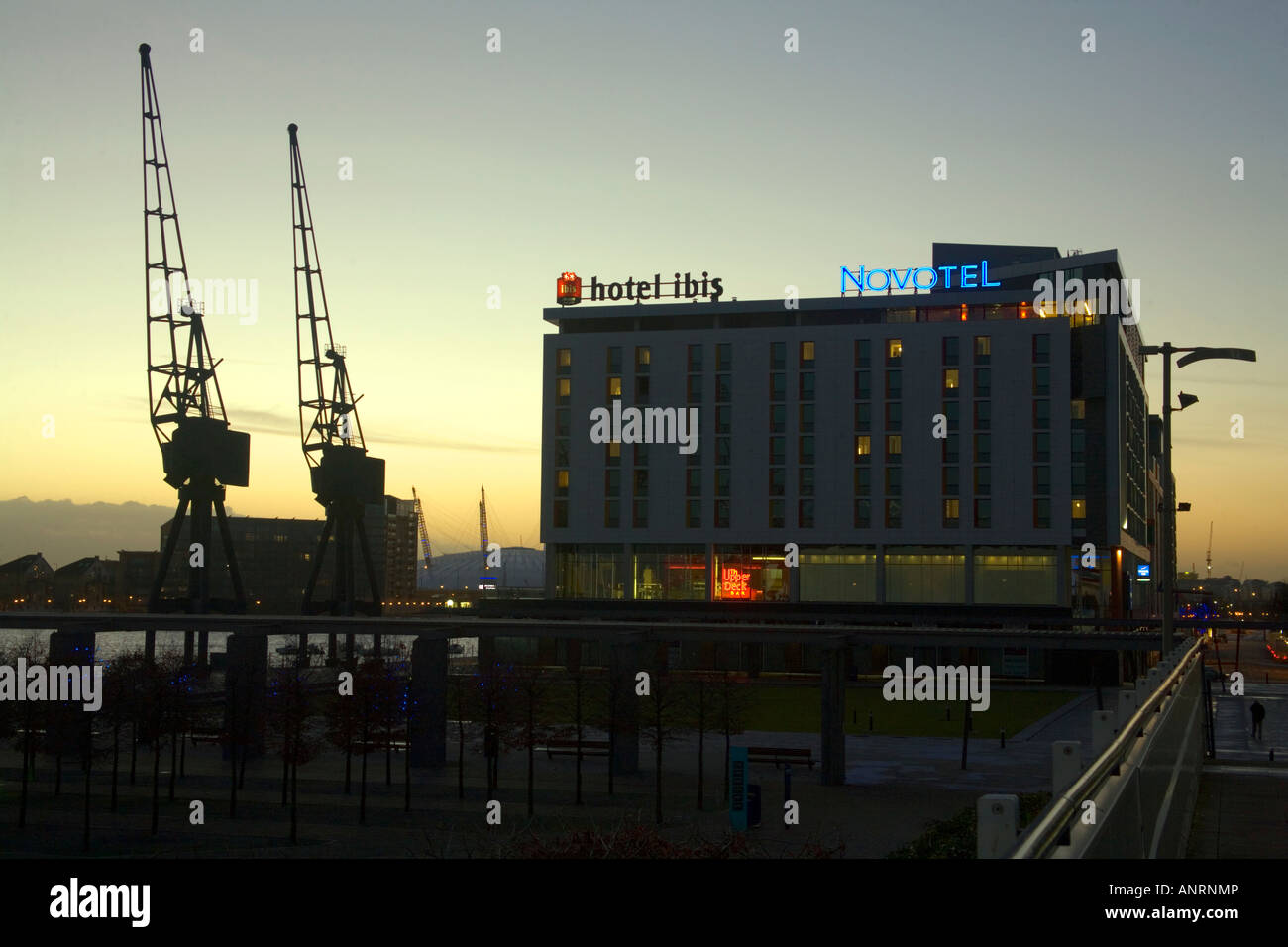 Excel London Bridge High Resolution Stock Photography and Images - Alamy