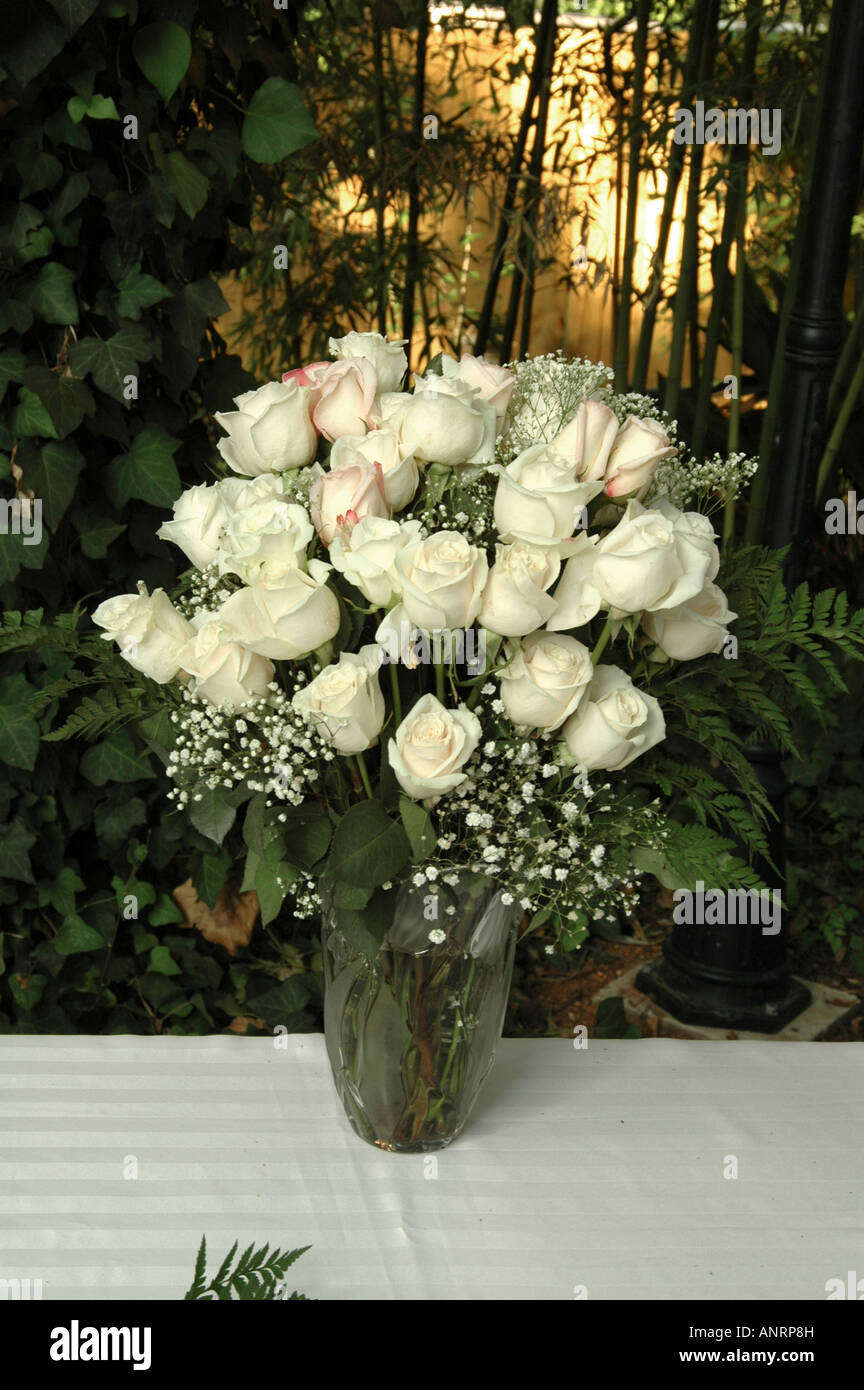 Elegant floral display hi-res stock photography and images - Alamy