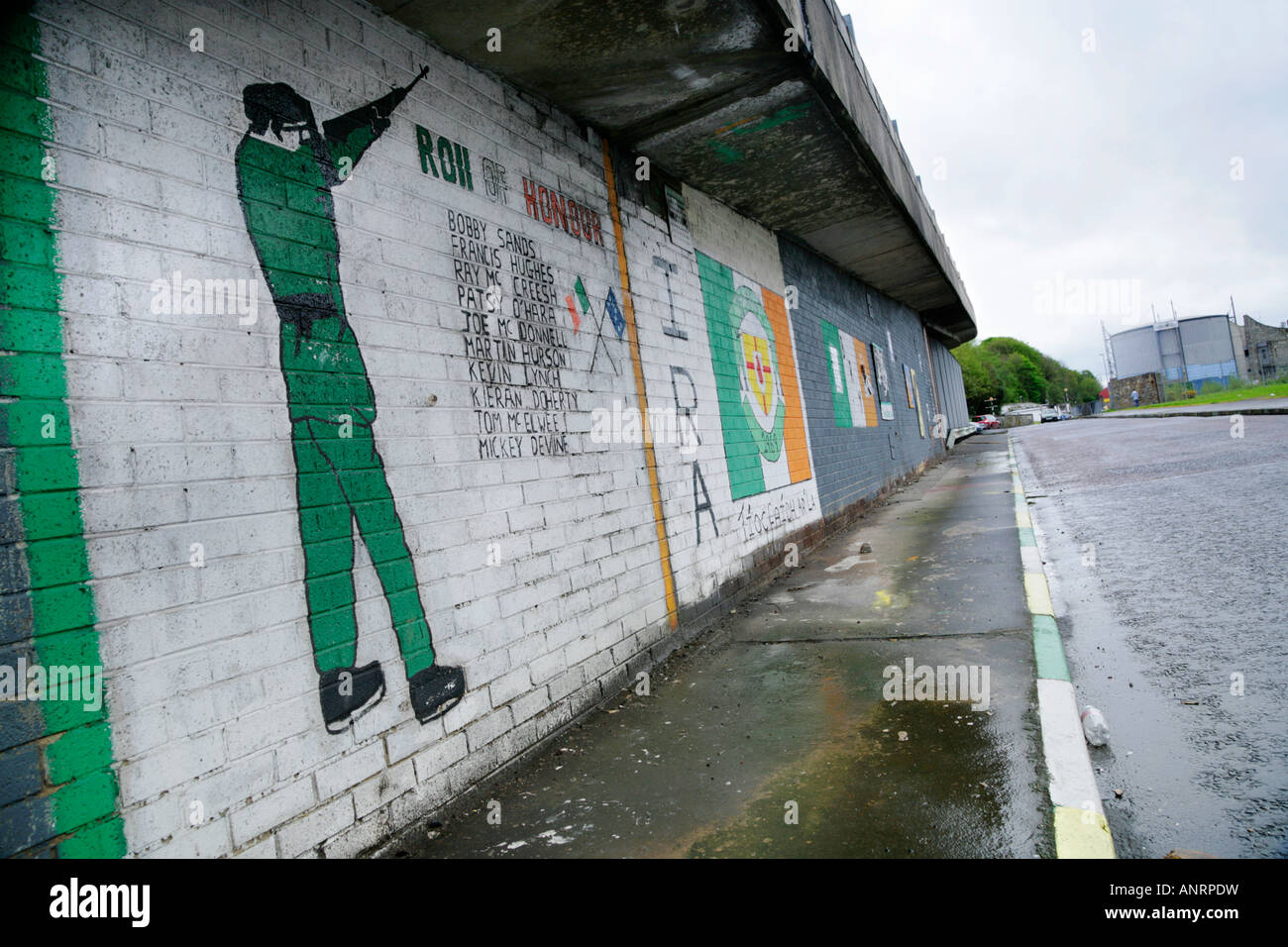 IRA mural commemorating hunger strikers, near the Bogside estate ...
