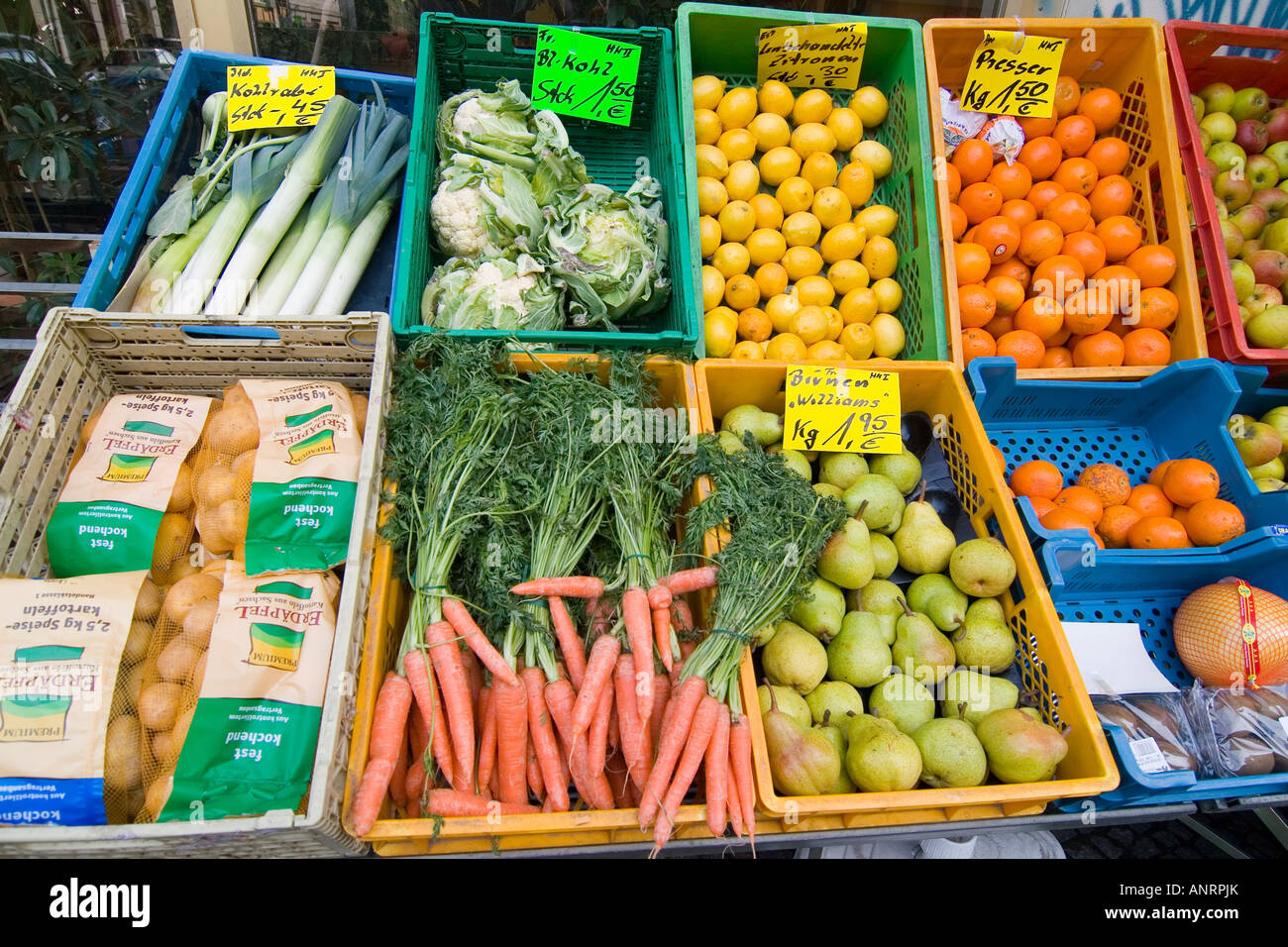 Carrot fruit hi-res stock photography and images - Alamy