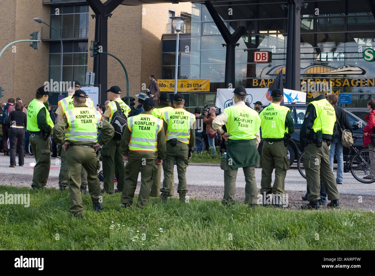 Team conflict hi-res stock photography and images - Alamy