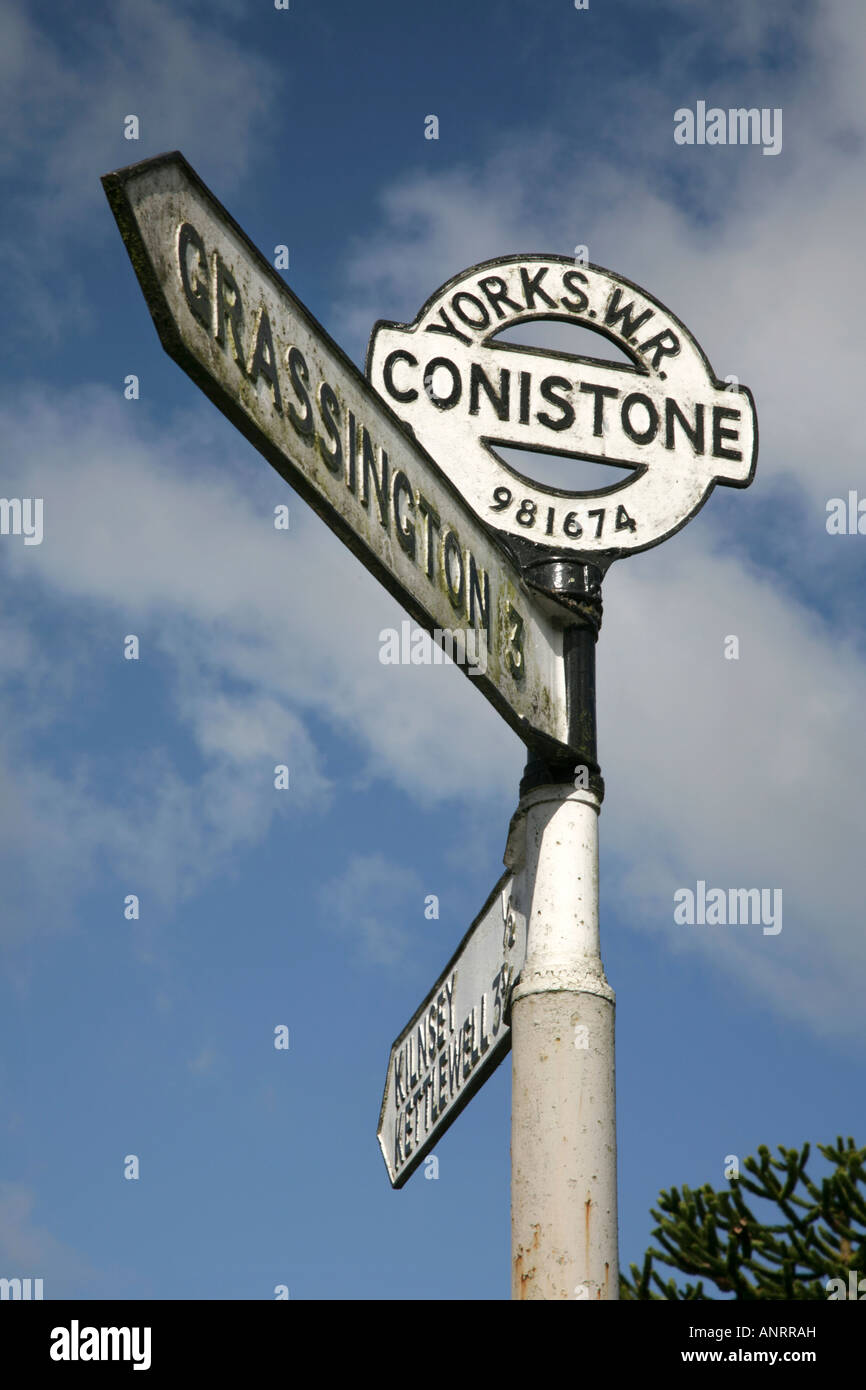 Conistone sign hi-res stock photography and images - Alamy