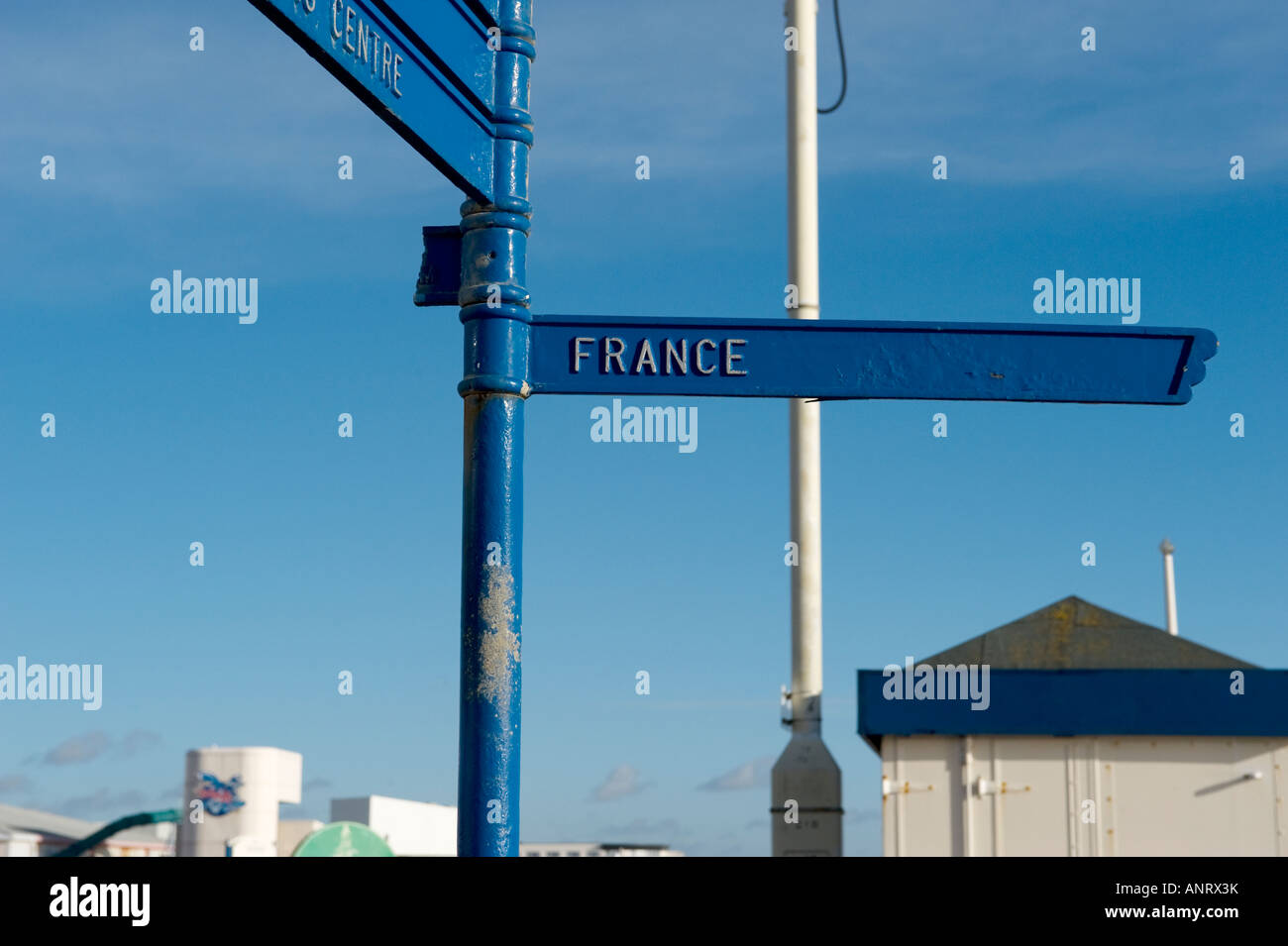 sign pointing to France at Bognor Regis promenade, West Sussex, England ...