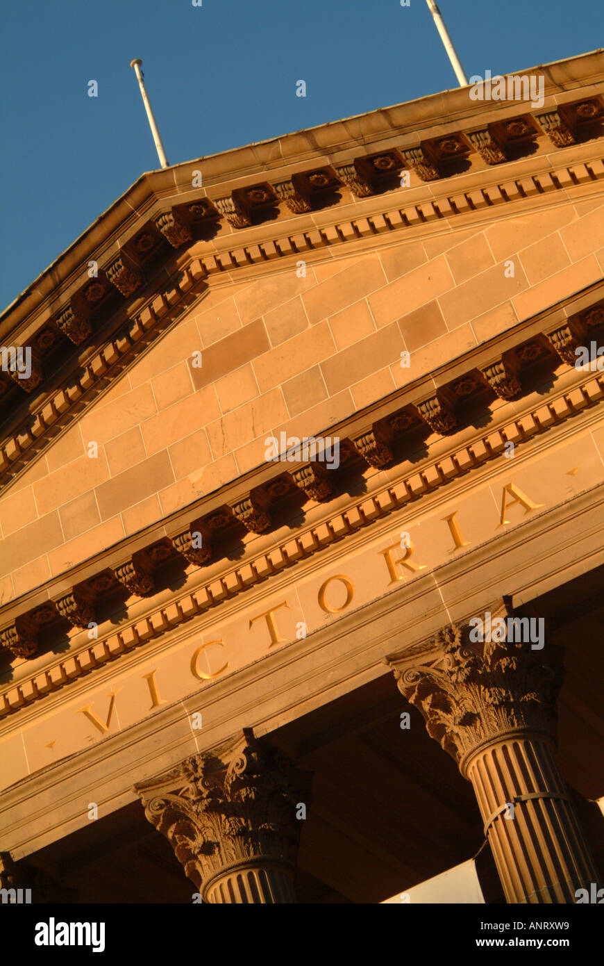 Victorian library hi-res stock photography and images - Alamy