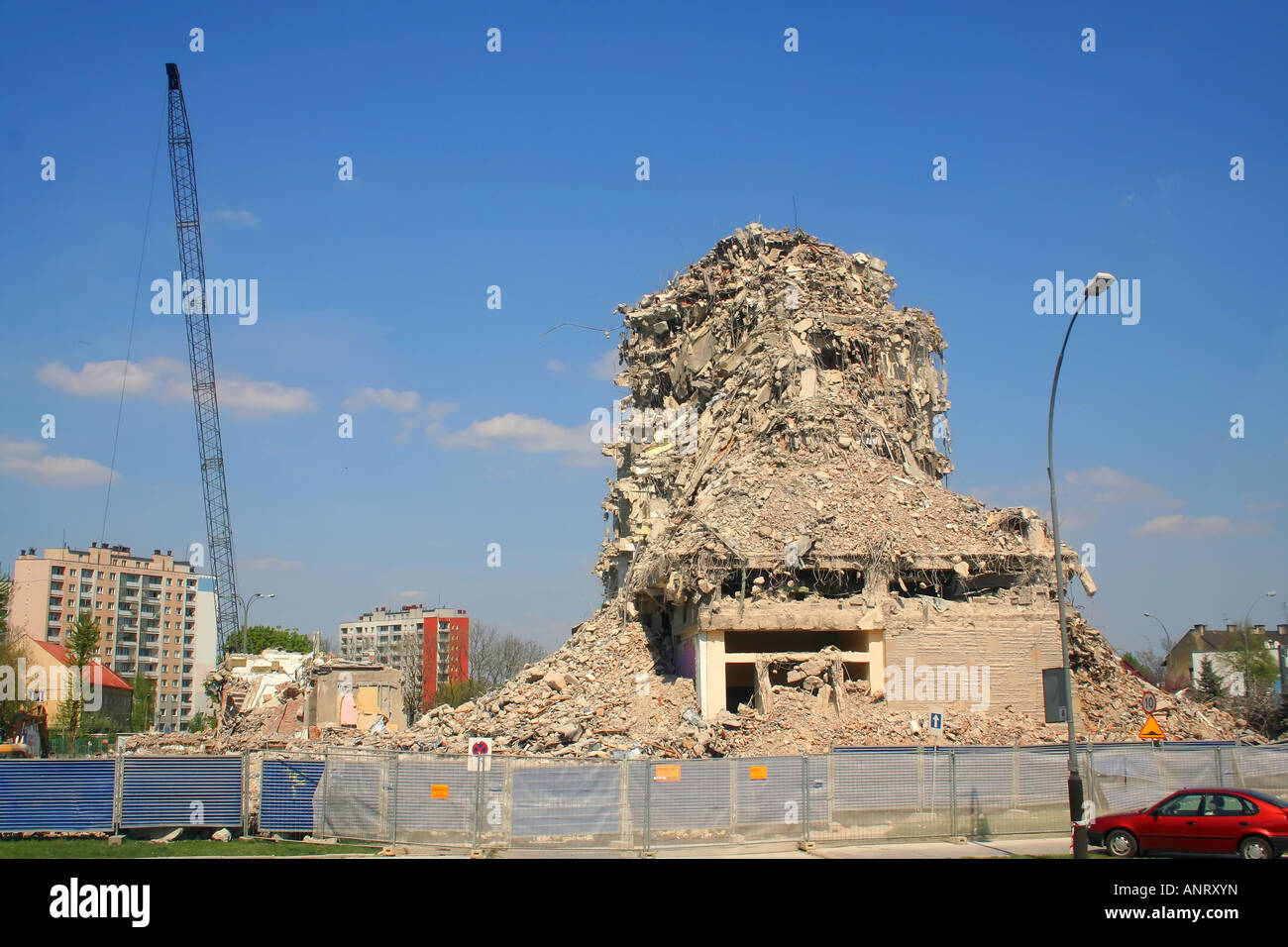Destruction of the building Stock Photo - Alamy