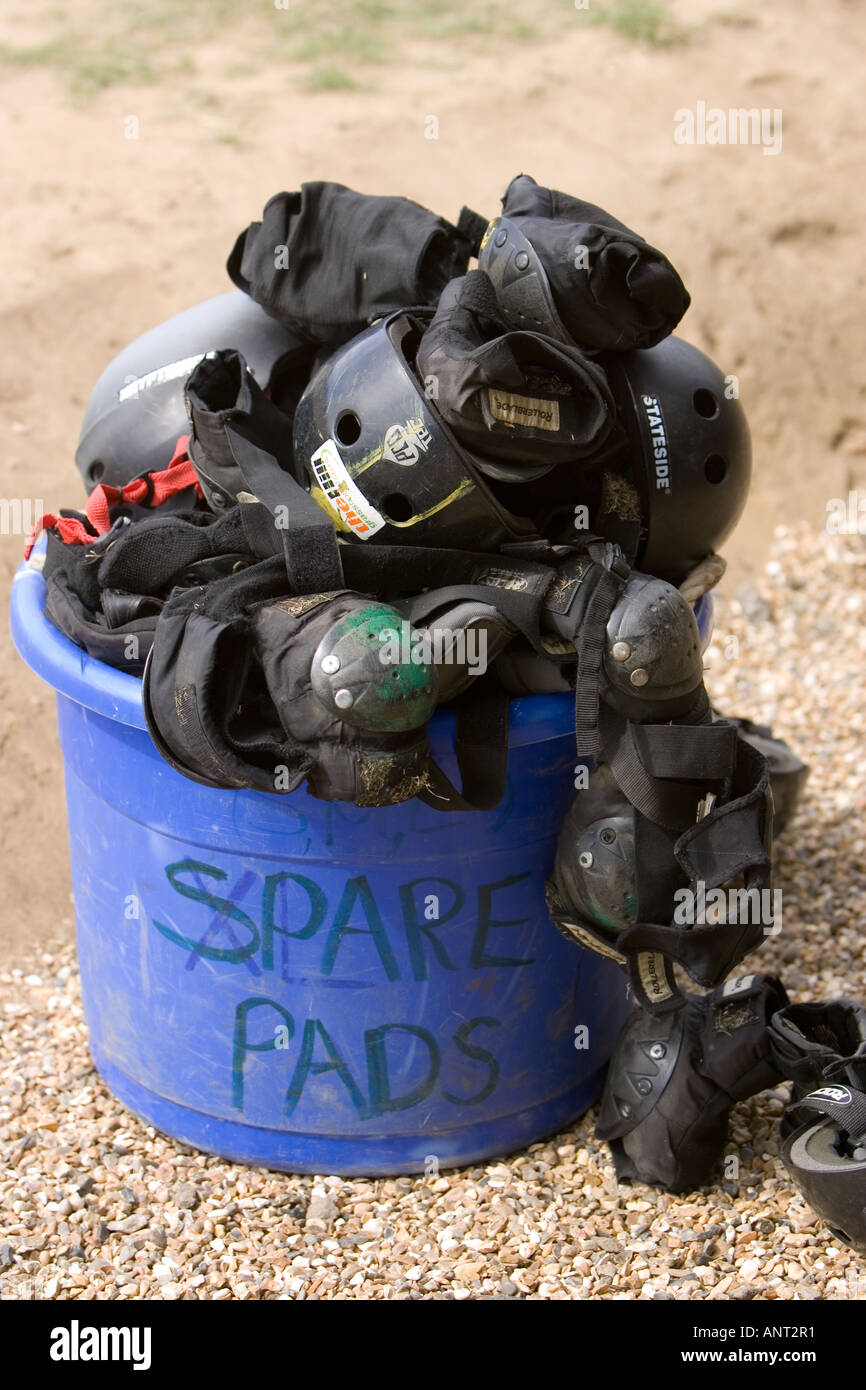 Knee boarding action hi-res stock photography and images - Alamy