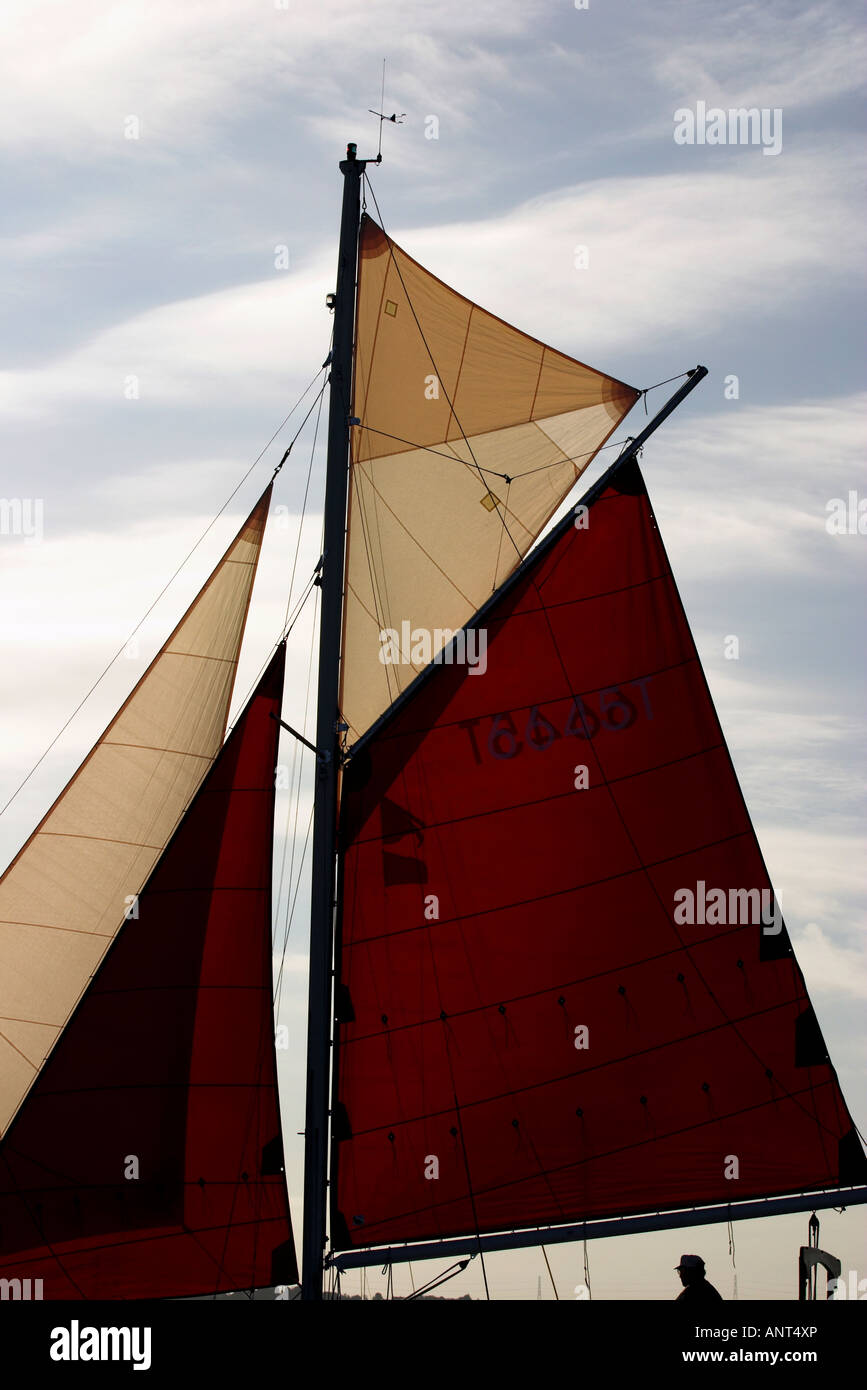 Traditional Gaff Rigged Sailing Boat close up of sail Stock Photo - Alamy