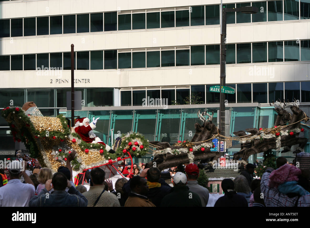 Philadelphia Thanksgiving parade on Market Street November 2007 Stock ...