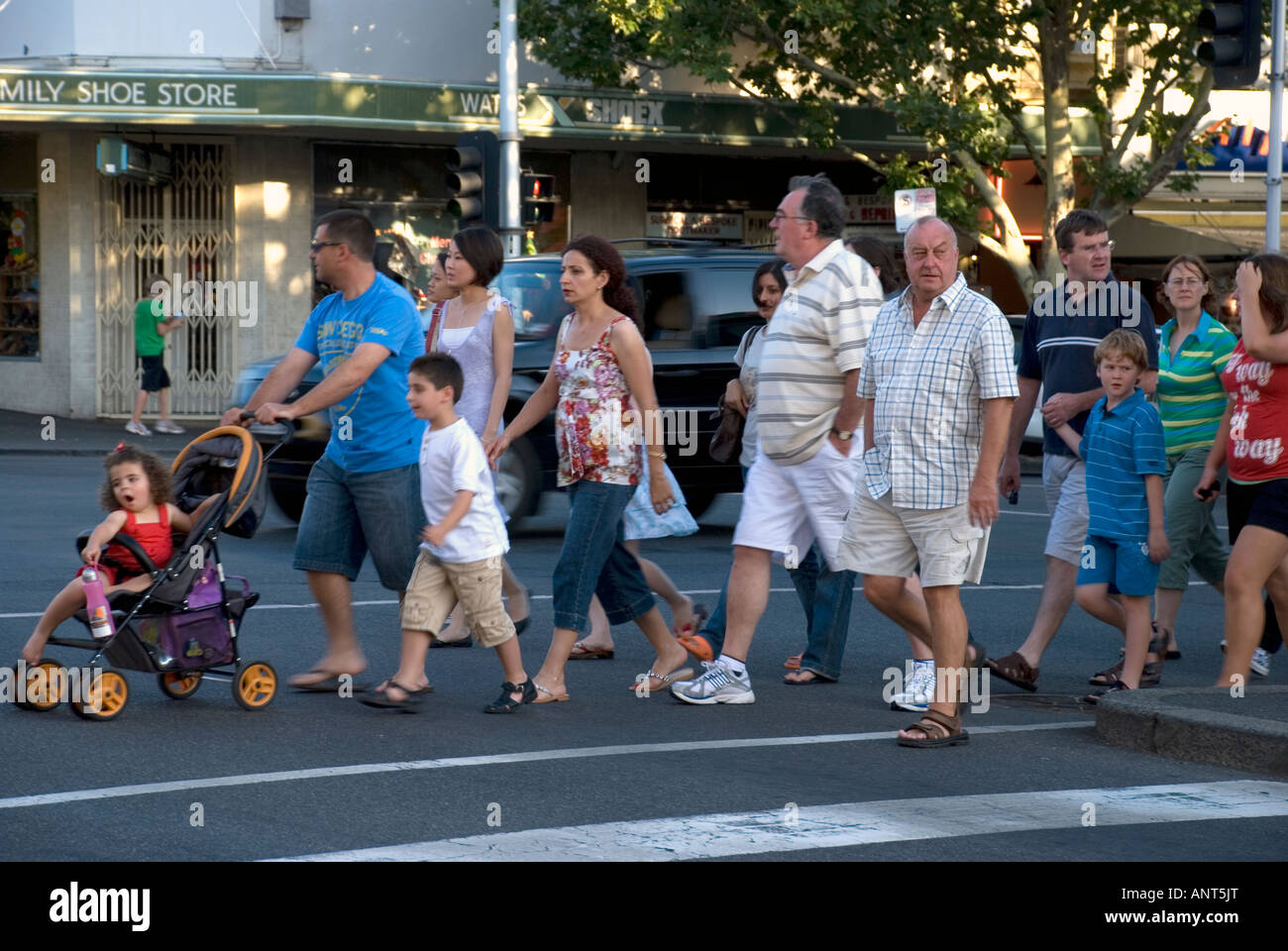 lygon street scene, carlton, melbourne, australia Stock Photo - Alamy