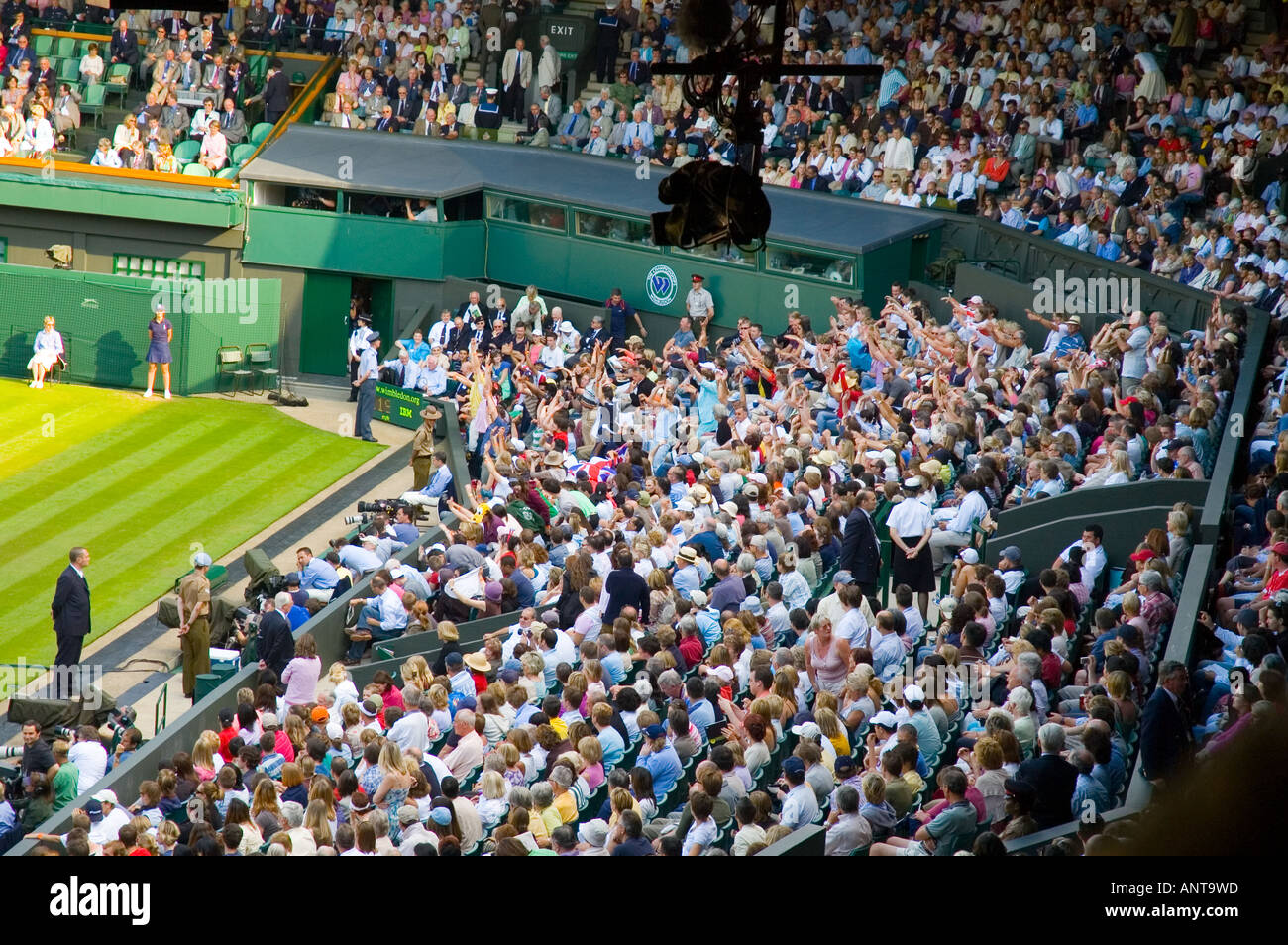 Watching tim henman hi-res stock photography and images - Alamy