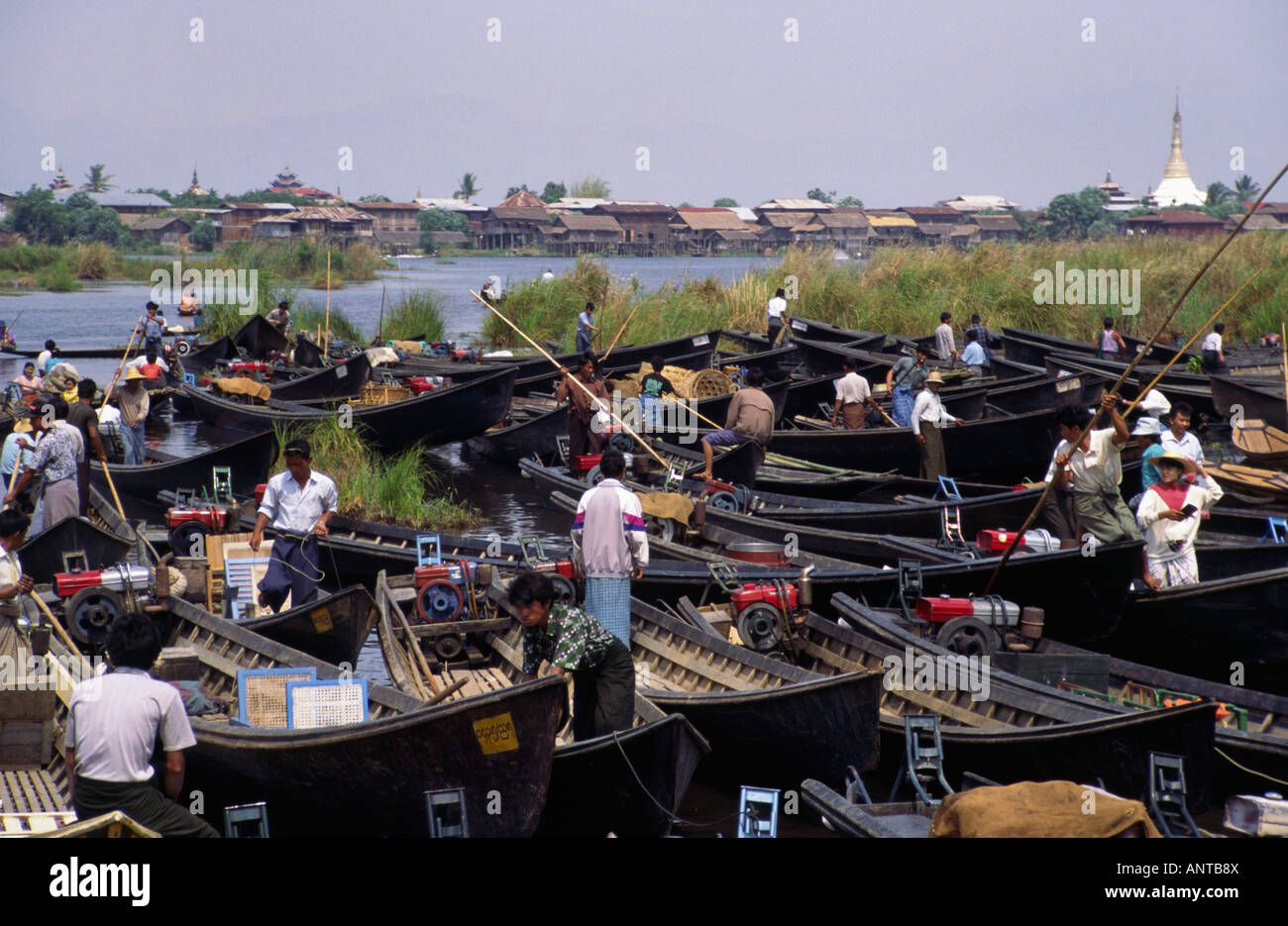 Burma boats myanmar boats hi-res stock photography and images - Alamy