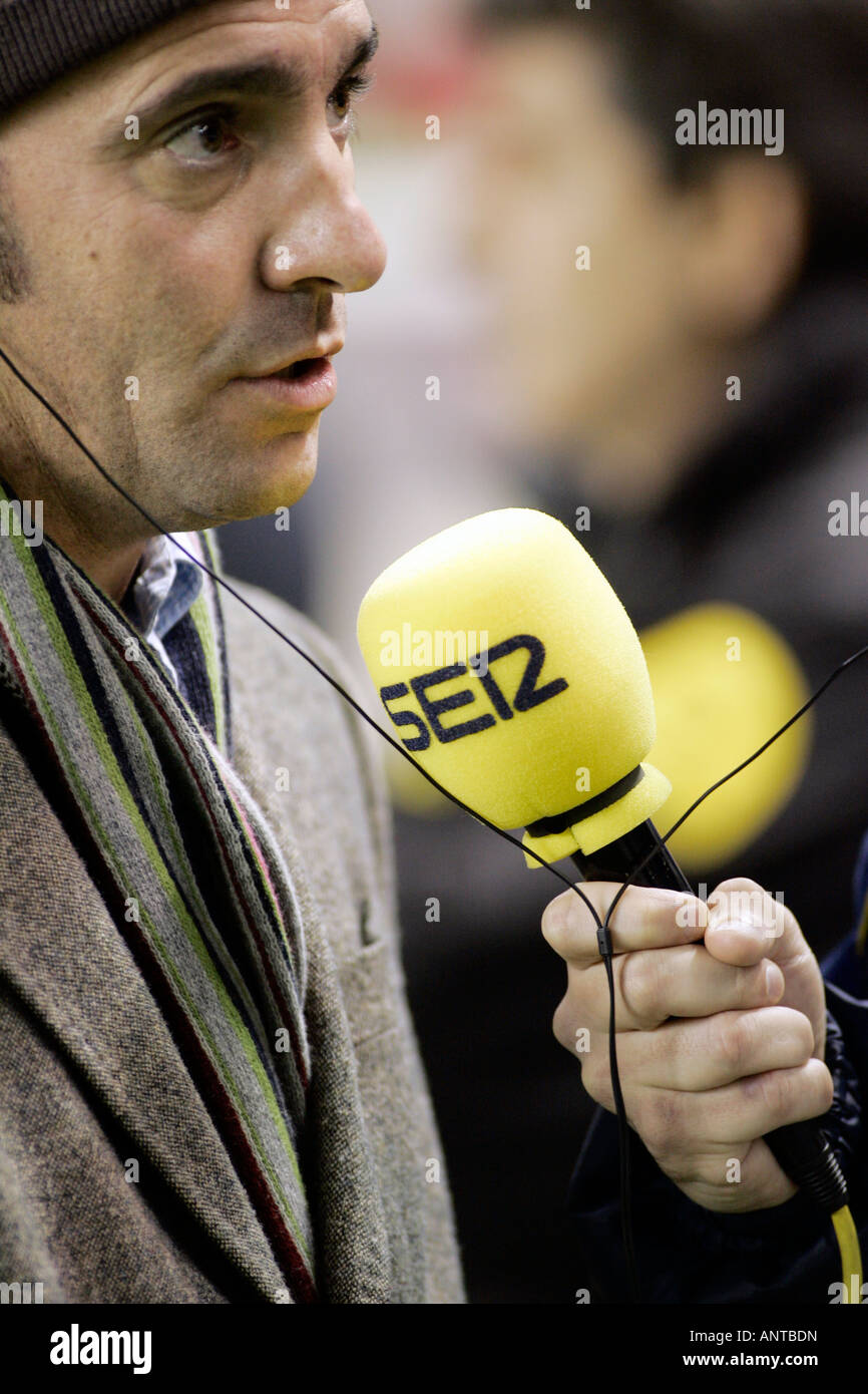 Being interview radio hi-res stock photography and images - Alamy