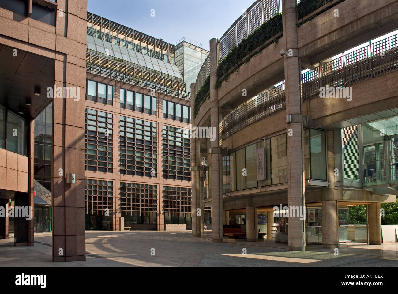 8 Broadgate London EC2 Stock Photo - Alamy