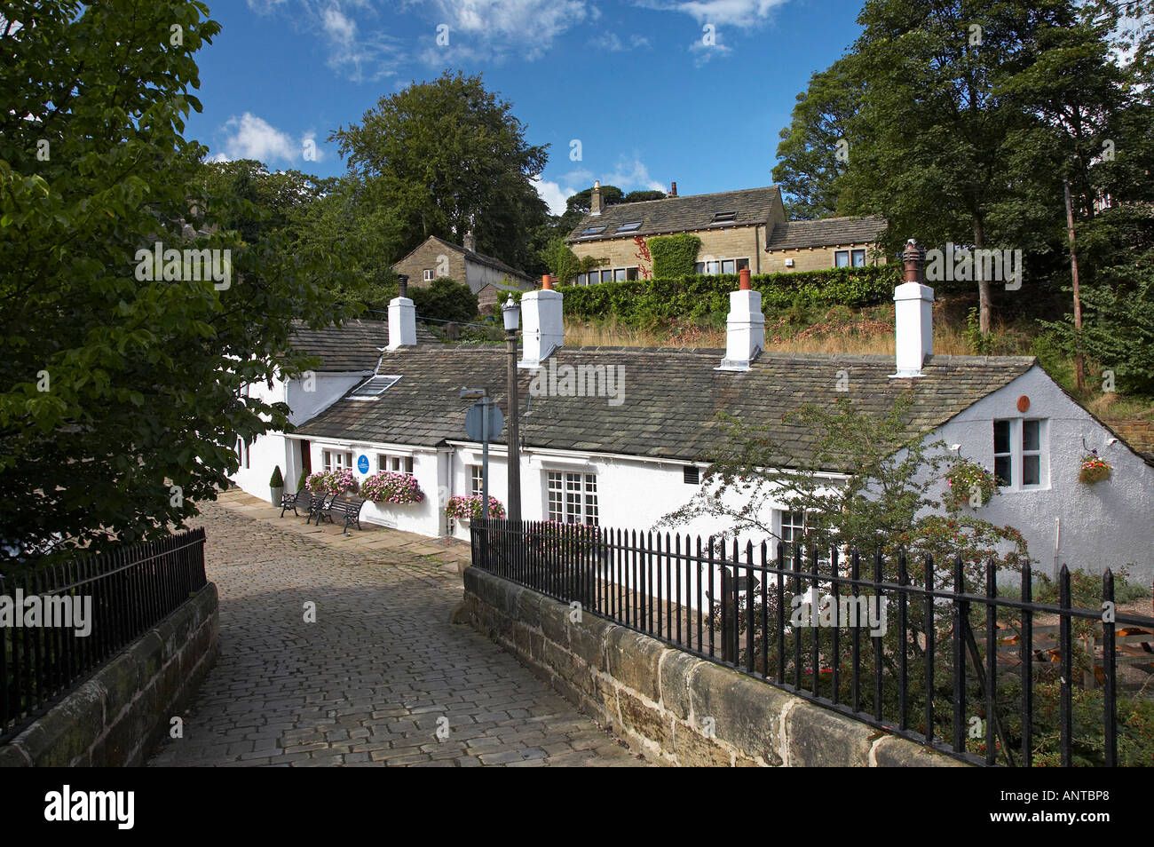 Ripponden old bridge hi-res stock photography and images - Alamy