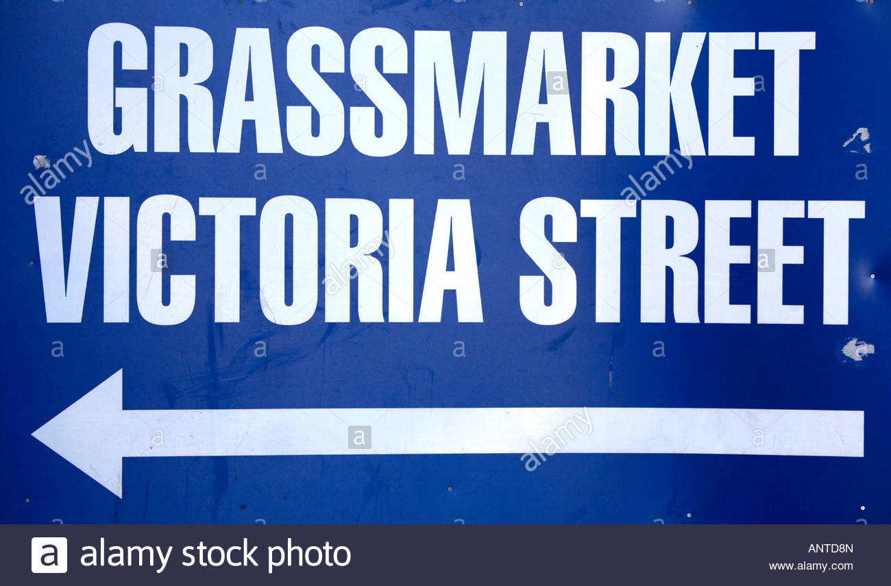 Street sign for victoria street hi-res stock photography and images - Alamy