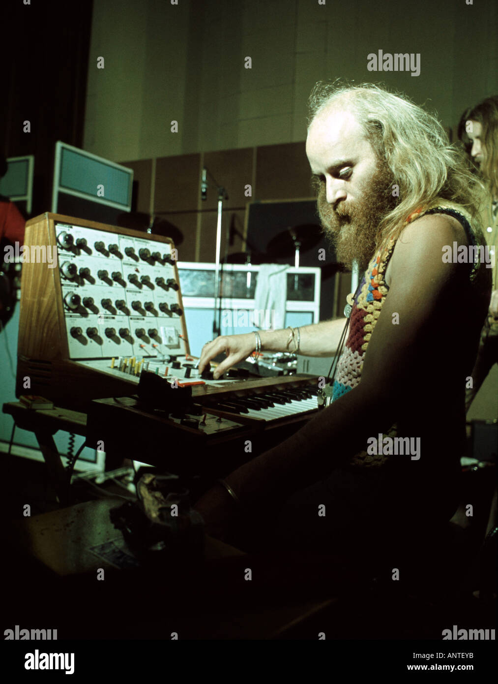Del Dettmar of Hawkwind recording at the BBC in 1972 Stock Photo - Alamy