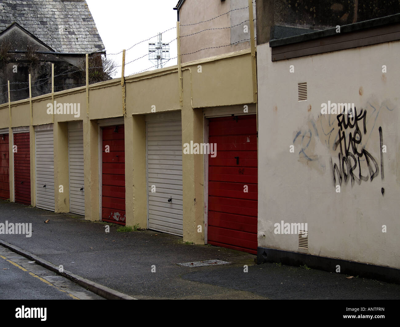 Back street garage hi-res stock photography and images - Alamy