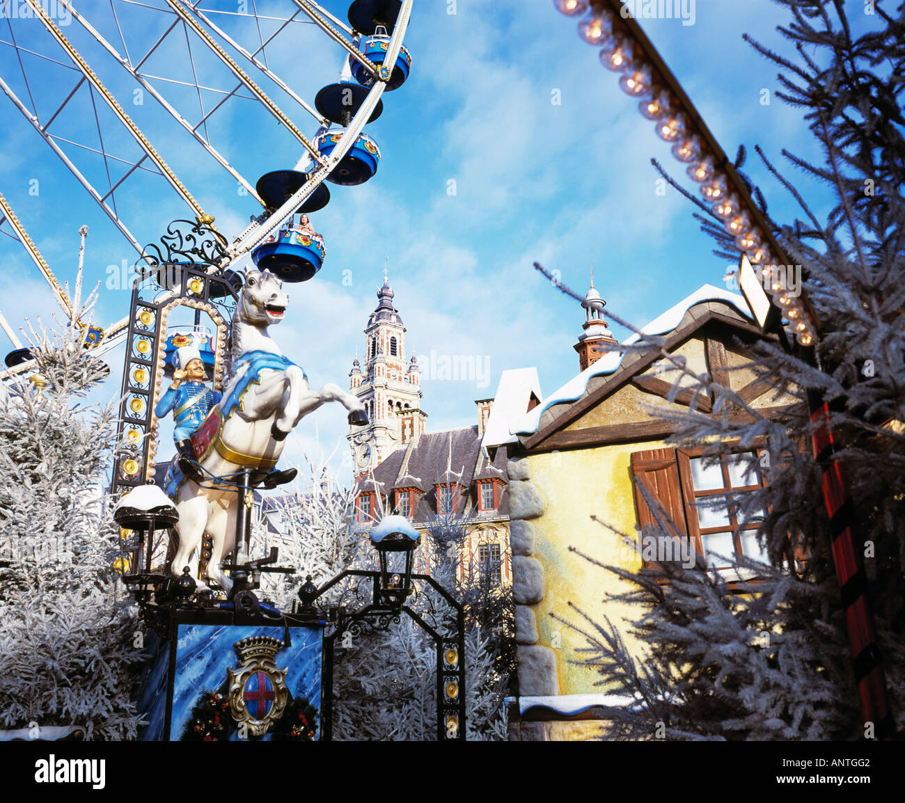 FRANCE NORD/PAS-DE-CALAIS LILLE CHRISTMAS MARKET BIG WHEEL Stock Photo ...