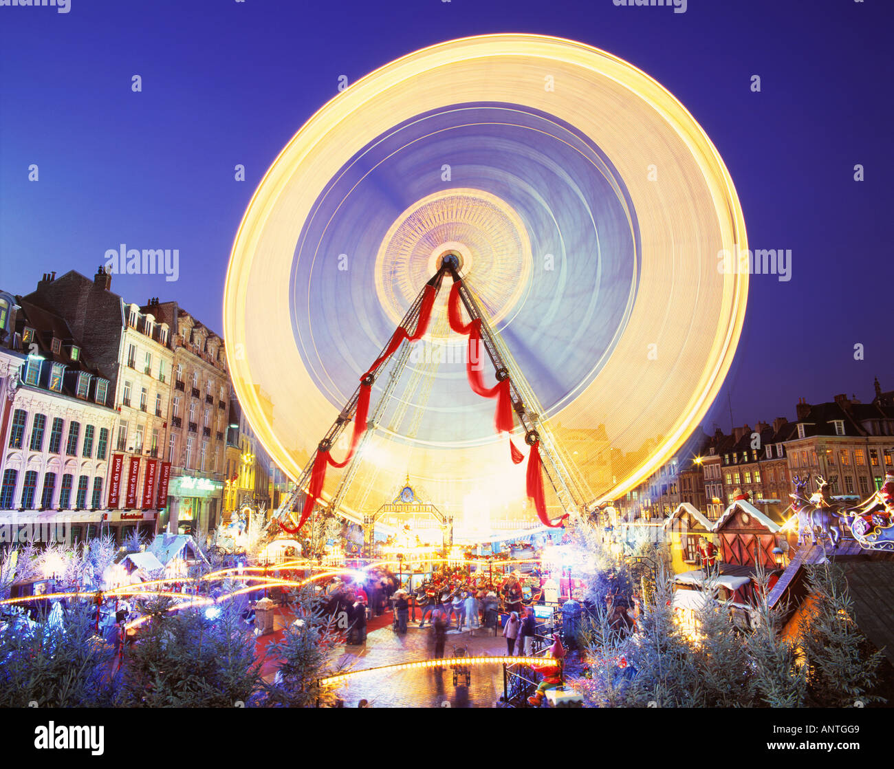 FRANCE NORD PAS DE CALAIS LILLE CHRISTMAS MARKET BIG WHEEL Stock Photo ...