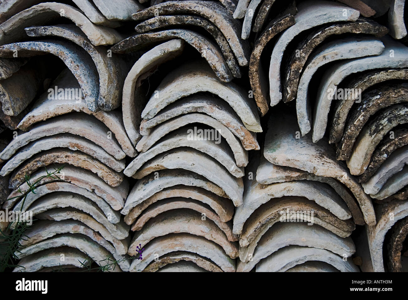 Pile of old roof shingles Kew Gardens Stock Photo - Alamy