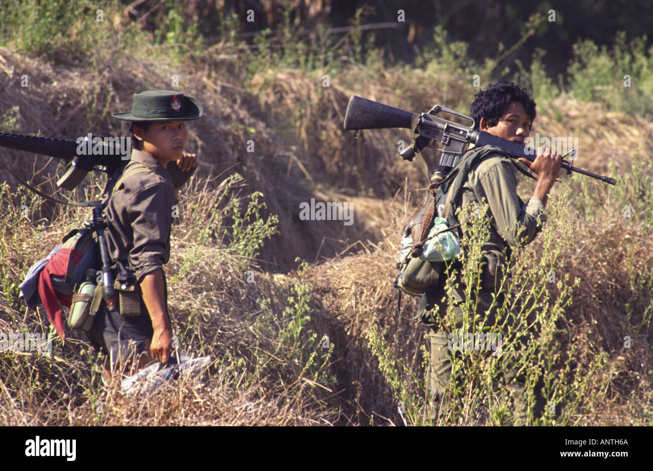 KNLA fighters during a march to the front Kawtholei Burma Stock Photo ...