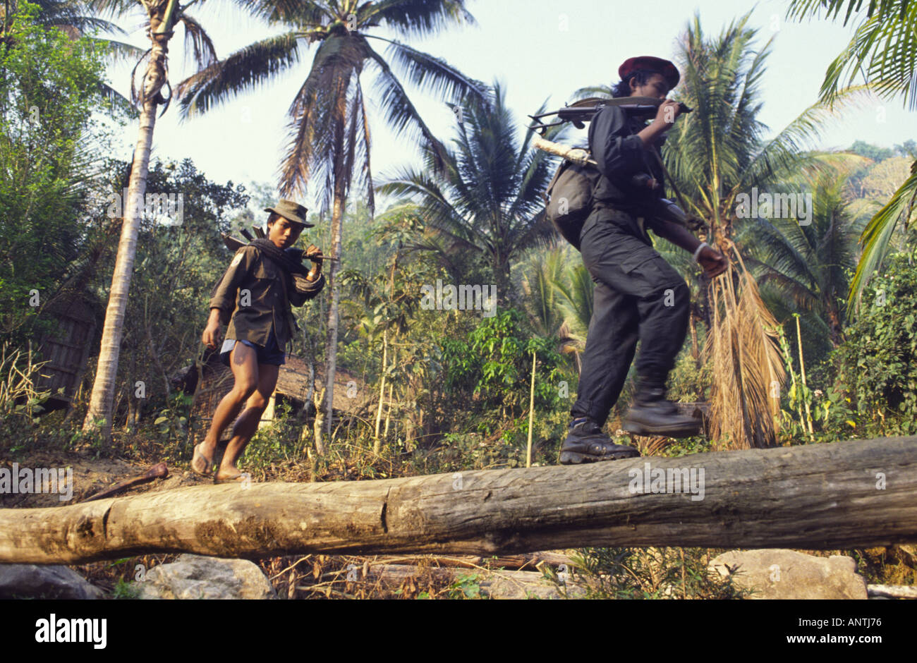 KNLA fighters during a march to the front Kawtholei Burma Stock Photo ...