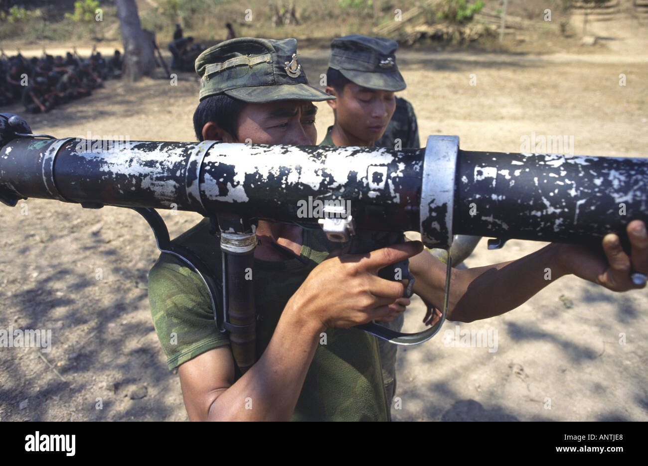 Knla officer during heavy weapons hi-res stock photography and images ...