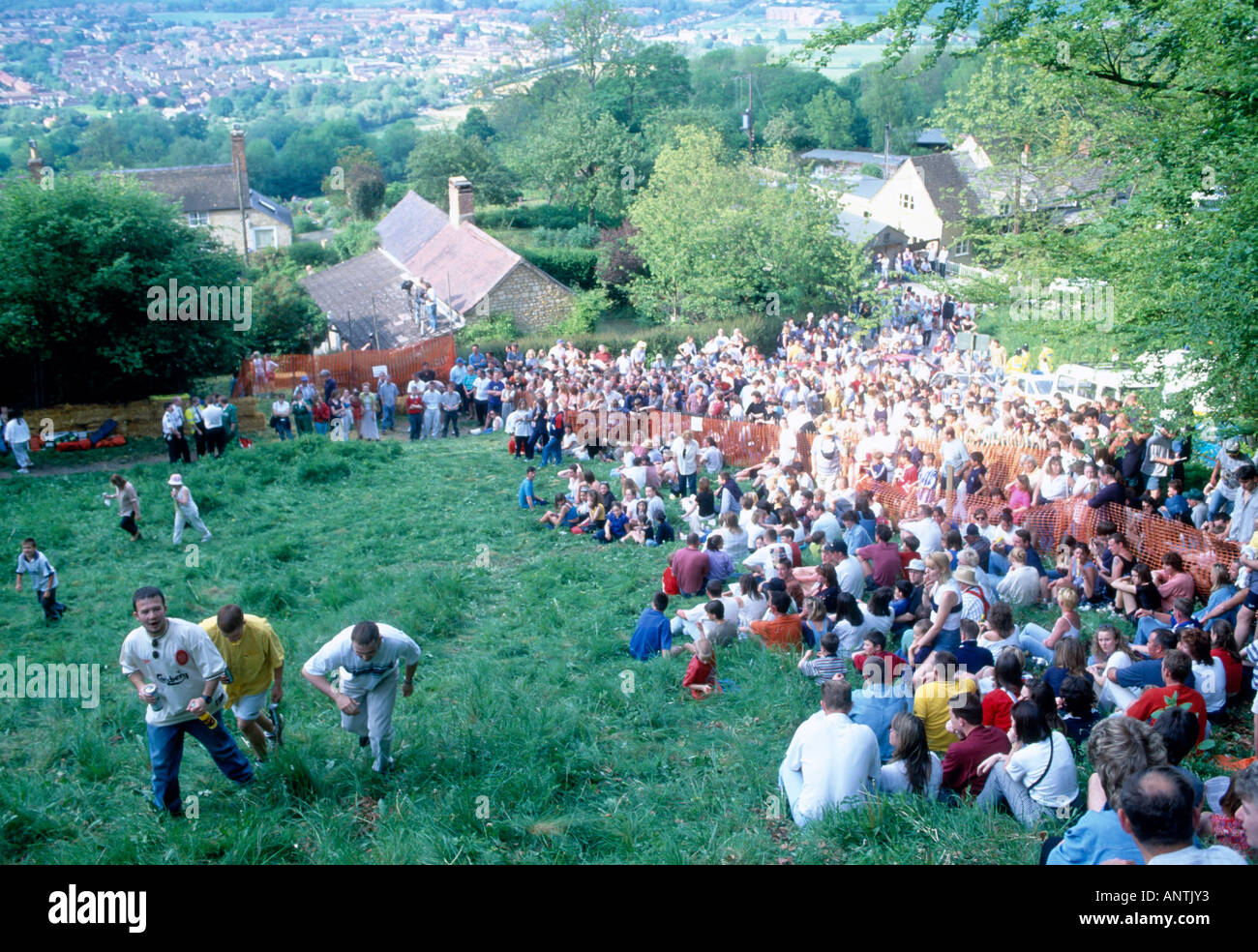 Cheese roll race hi-res stock photography and images - Alamy