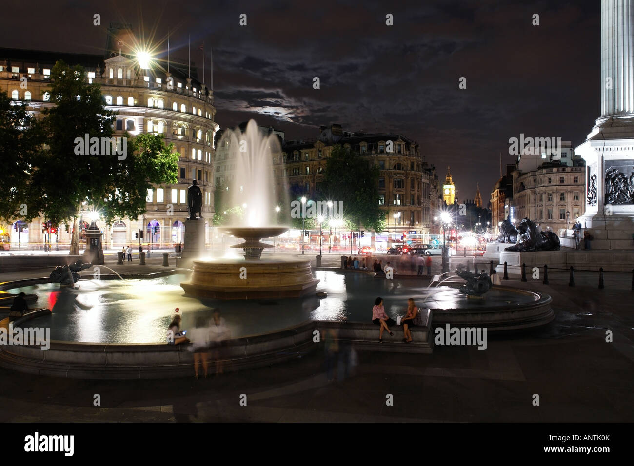 Trafalgar Square at night Stock Photo - Alamy