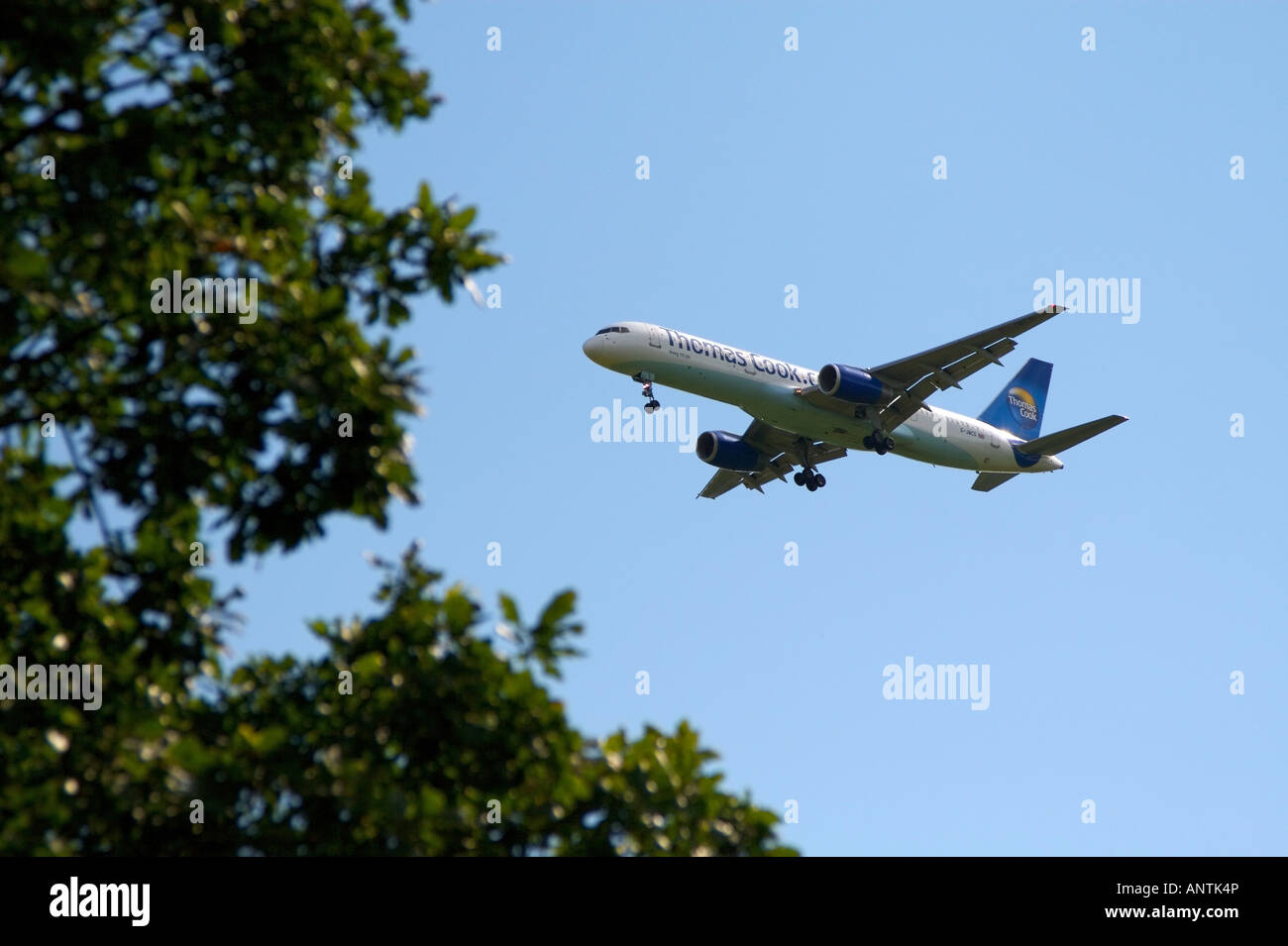 Thomas cook plane hi-res stock photography and images - Alamy