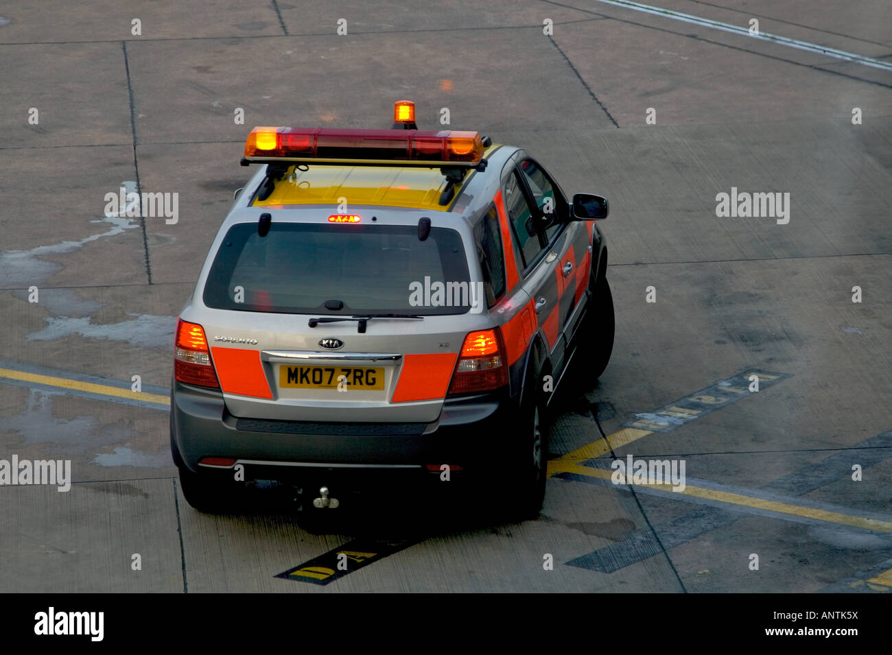 Ground support vehicle at Manchester International Airport Stock Photo ...