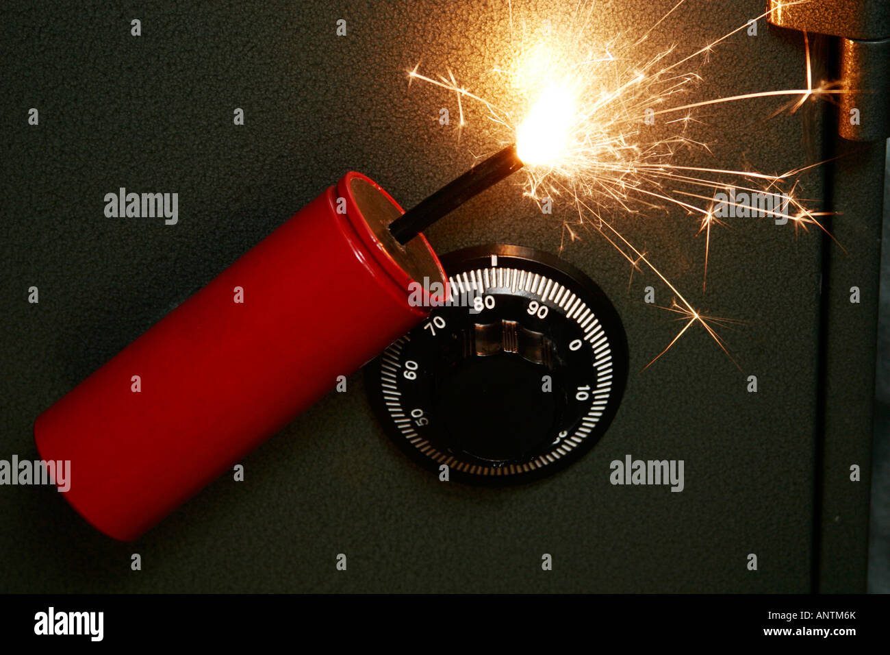 Safe crack hi-res stock photography and images - Alamy