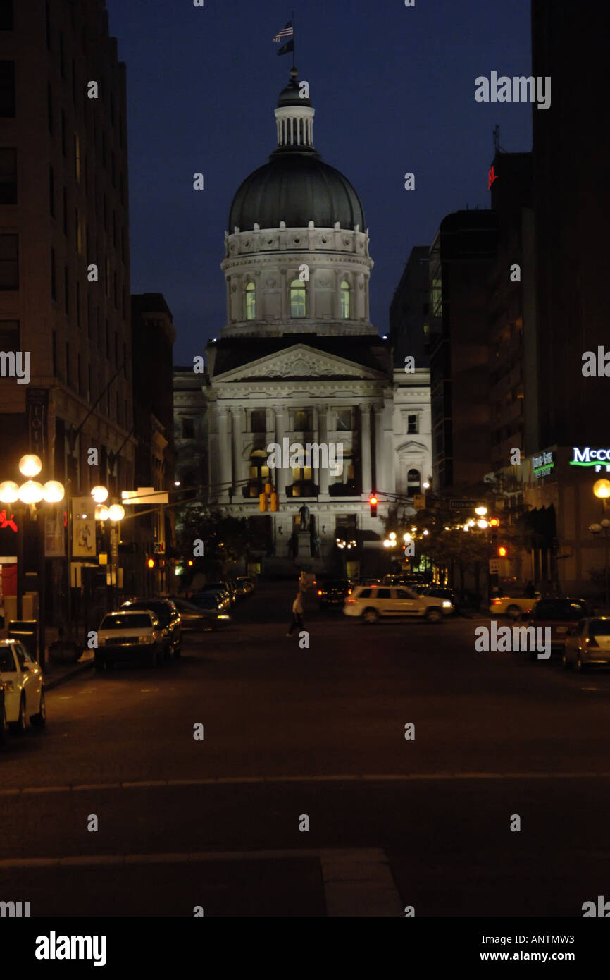 The Indiana State capitol Building in Indianapolis at night Stock Photo ...