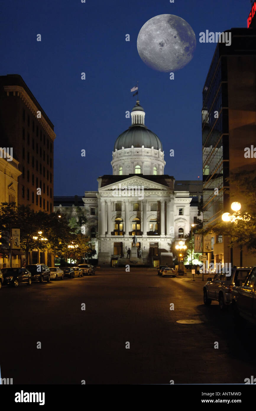 The Indiana State capitol Building in Indianapolis at night Stock Photo ...
