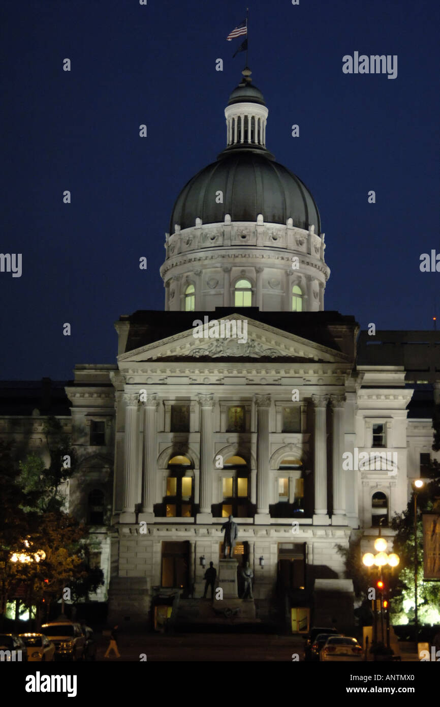 The Indiana State capitol Building in Indianapolis at night Stock Photo ...