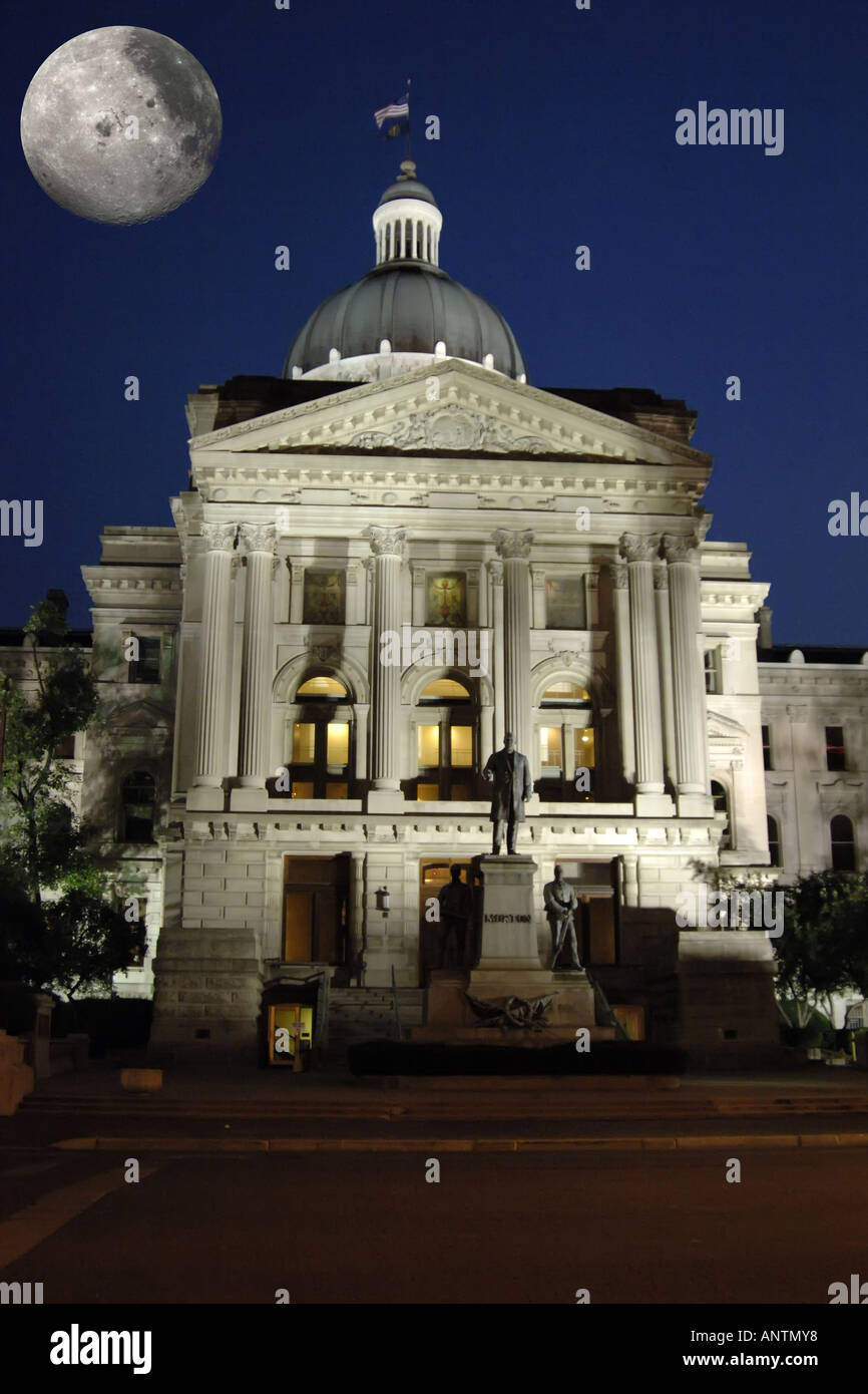 Downtown indianapolis night time hi-res stock photography and images ...