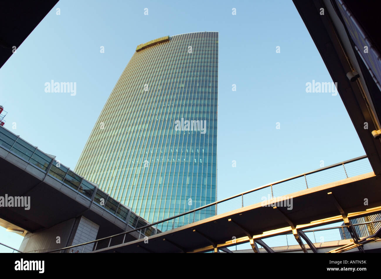 The Sinosteel building in Zhongguancun Chinas biggest computer and ...