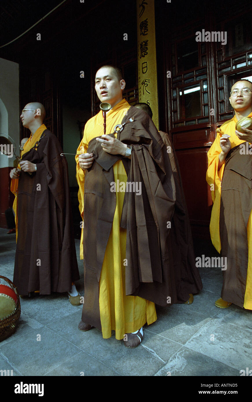 Budhist monks hi-res stock photography and images - Alamy