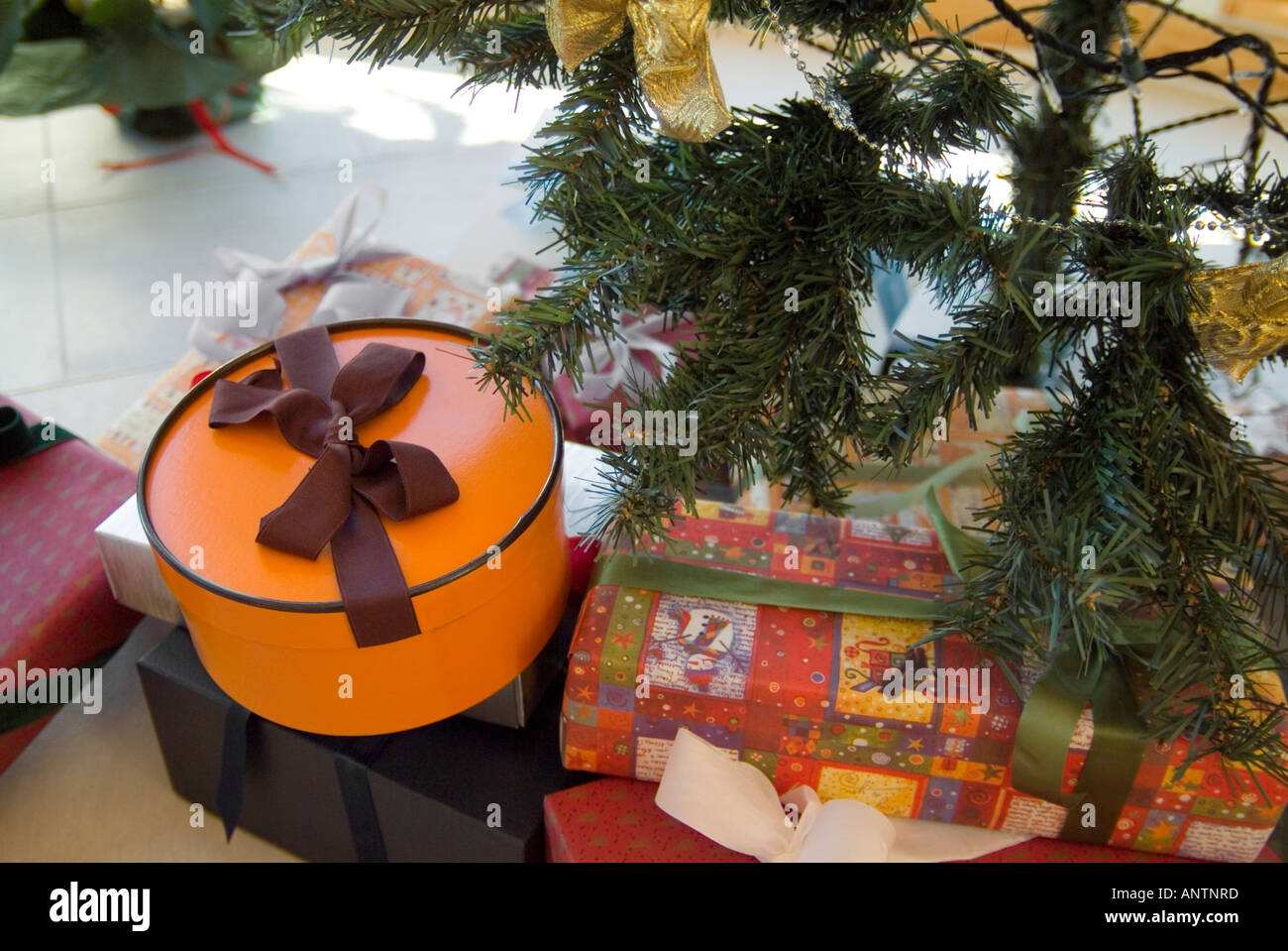 Christmas box gift box hi-res stock photography and images - Alamy
