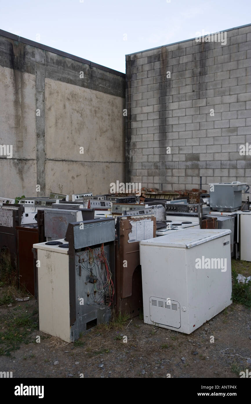 Dumped refrigerator hi-res stock photography and images - Alamy