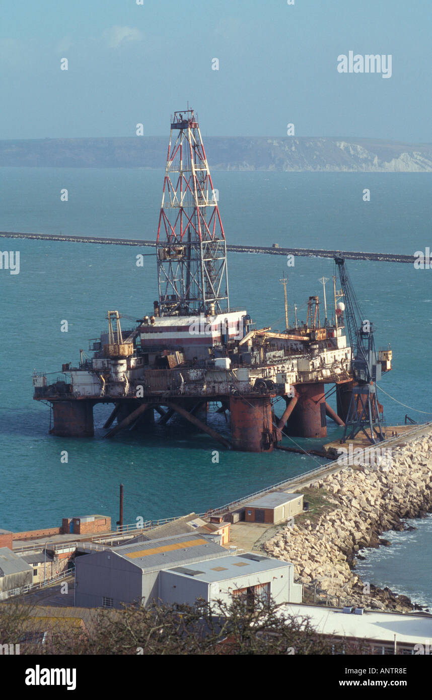 Oil drilling rig in Portland harbour Stock Photo - Alamy