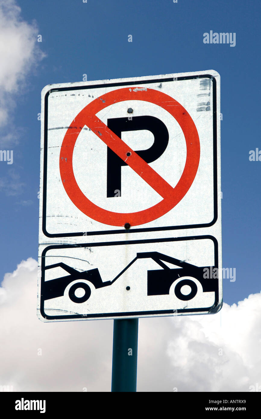 No Parking Towaway Zone sign Stock Photo - Alamy