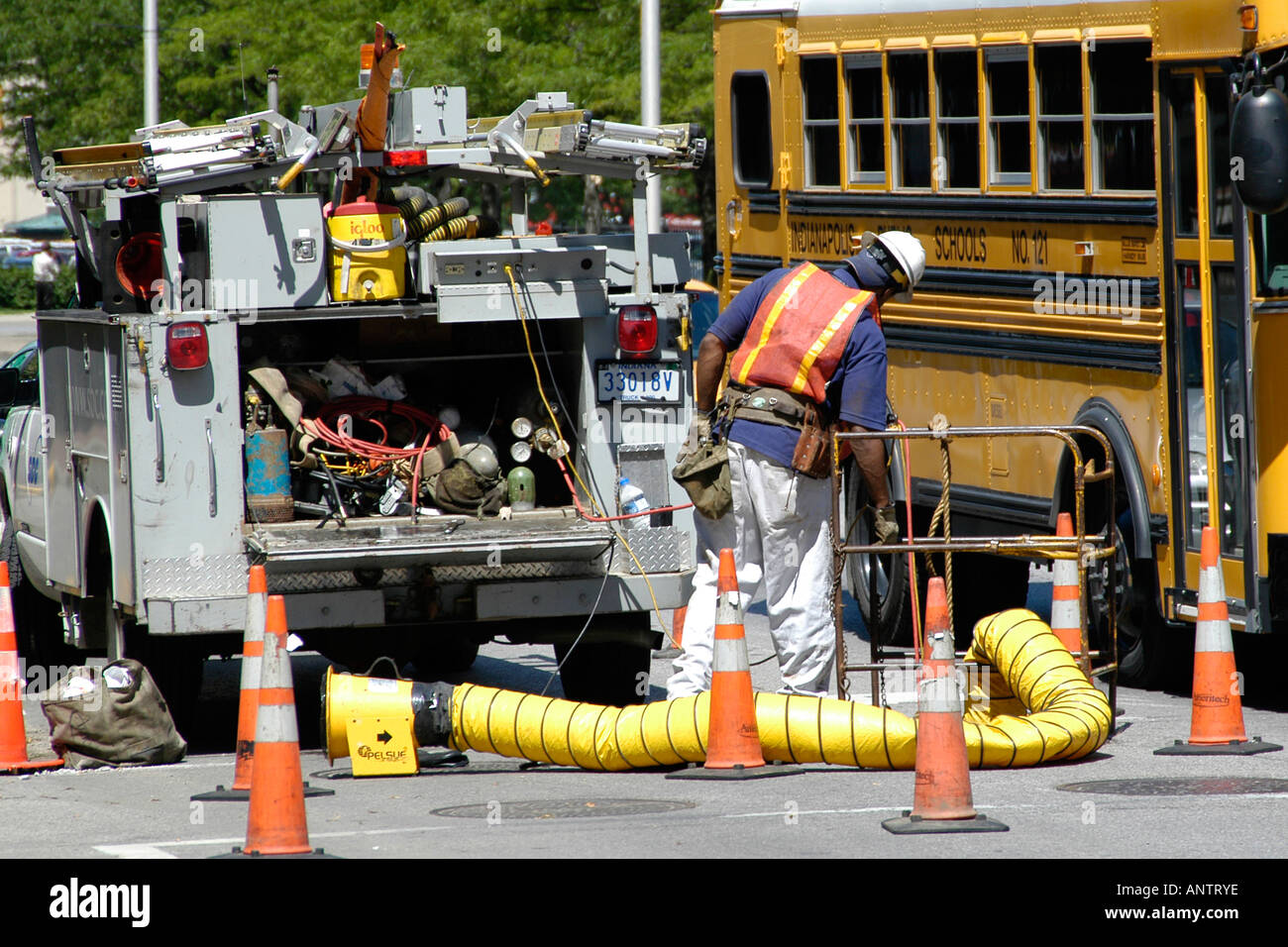 Underground Cable Work Stock Photos & Underground Cable Work Stock ...