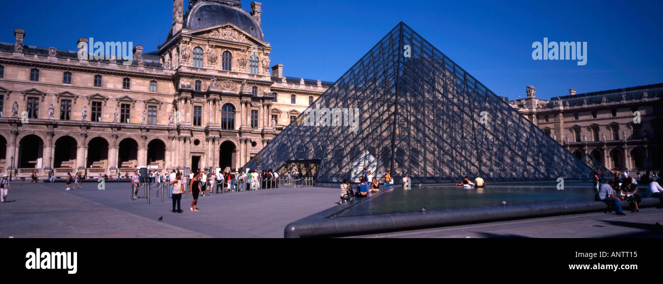 Louvre museum 1793 hi-res stock photography and images - Alamy