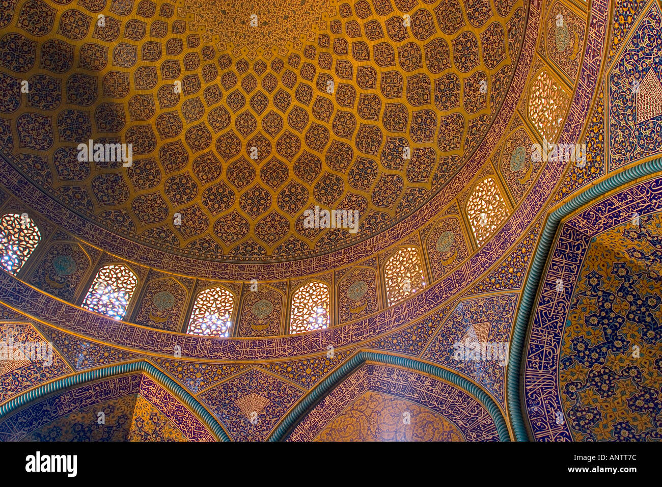 Inside the splendid Sheik Lotfallah Mosque Esfahan Iran Stock Photo - Alamy