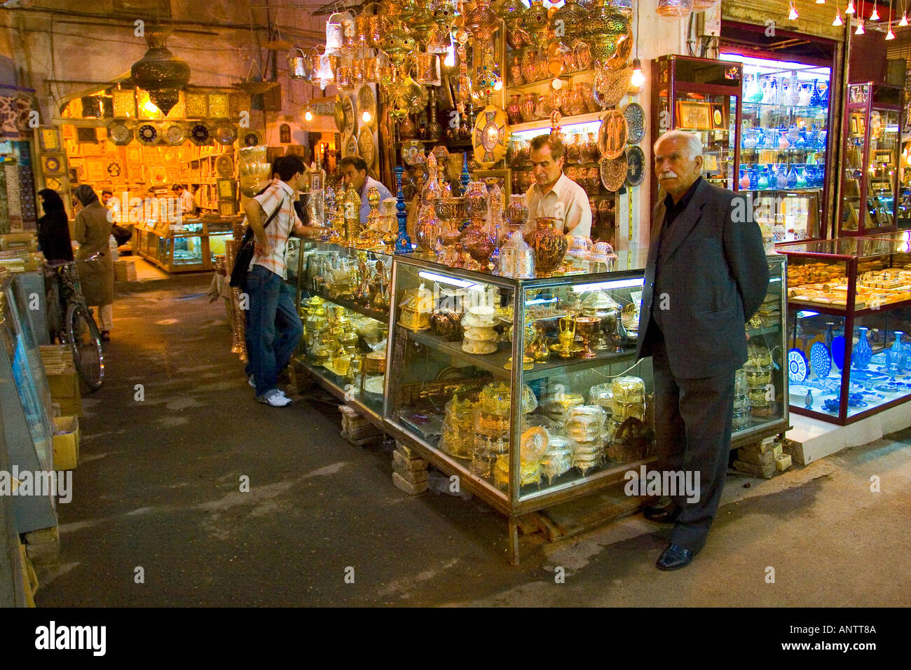Exploring Esfahan bazaar Iran Stock Photo - Alamy