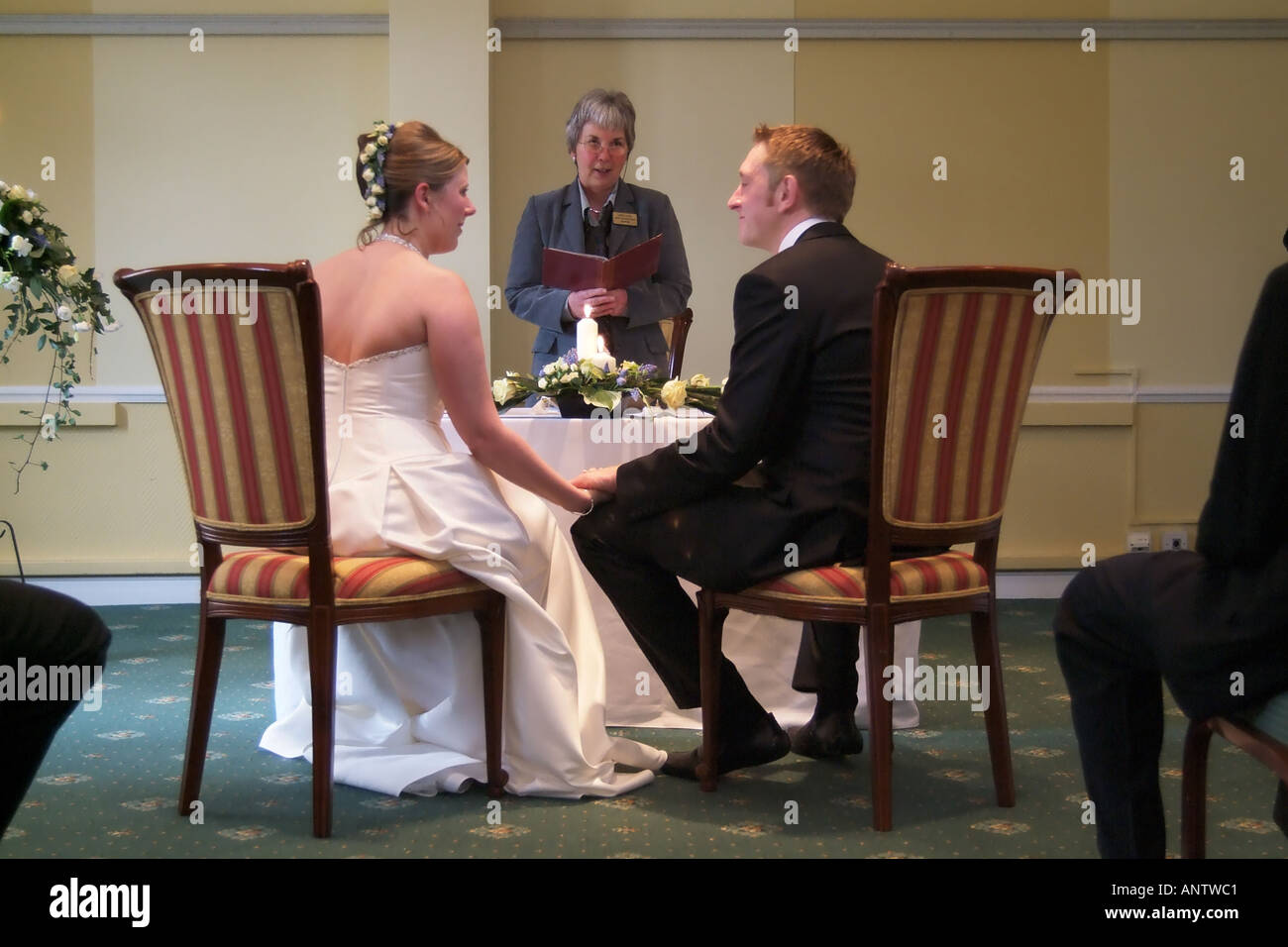 Civil wedding ceremony hi-res stock photography and images - Alamy