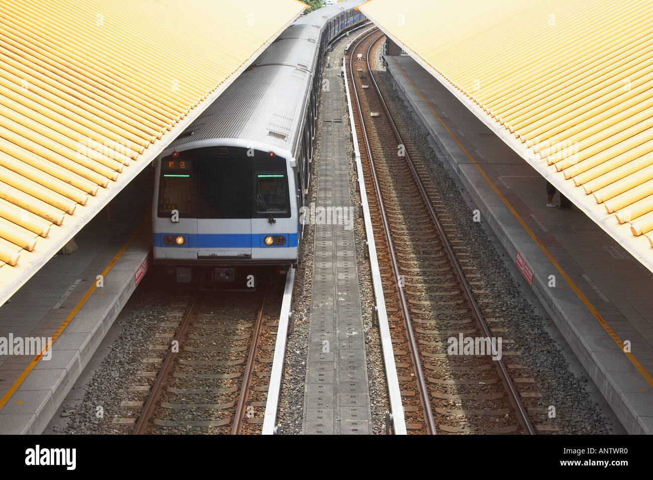 Mrt train tracks taipei taiwan hi-res stock photography and images - Alamy